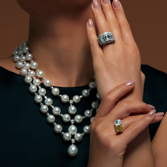 Collection of Classics Jewels with precious gems | Veschetti