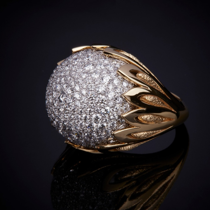 Sale Gold and Precious Stones Rings in Italy